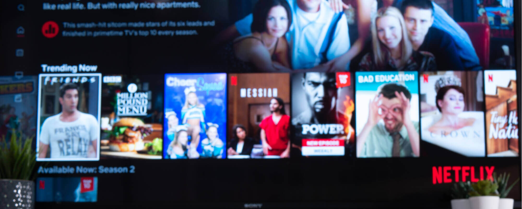 10 Serial Netflix Terbaik dengan Rating Tertinggi | LinkAja