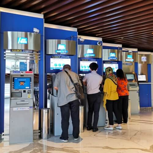 Cara Gampang Setor dan Tarik Tunai di ATM BCA Tanpa Kartu